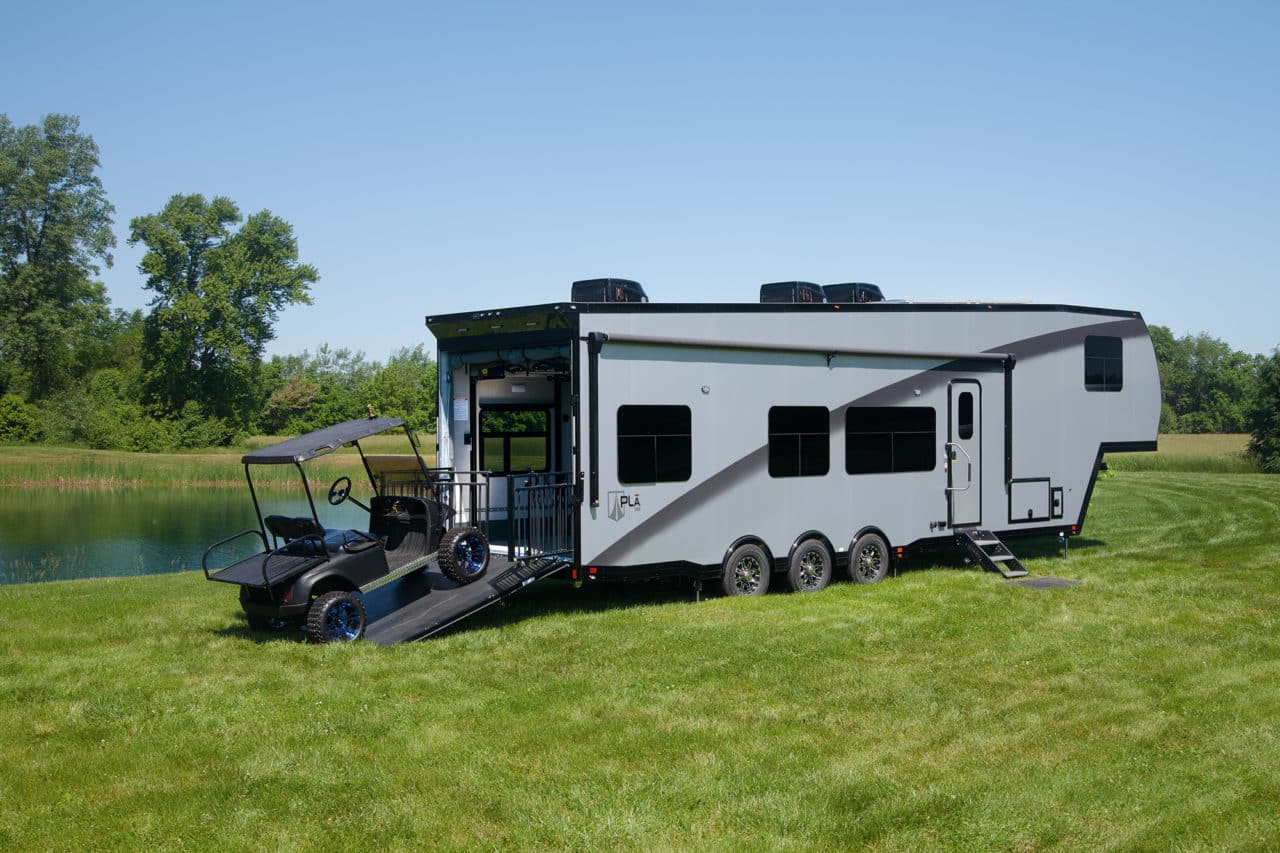 Plā 700 - Fifth Wheel Toy Haulers | ATC Trailers