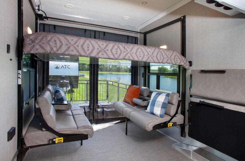 Plā 700 - Fifth Wheel Toy Haulers | ATC Trailers